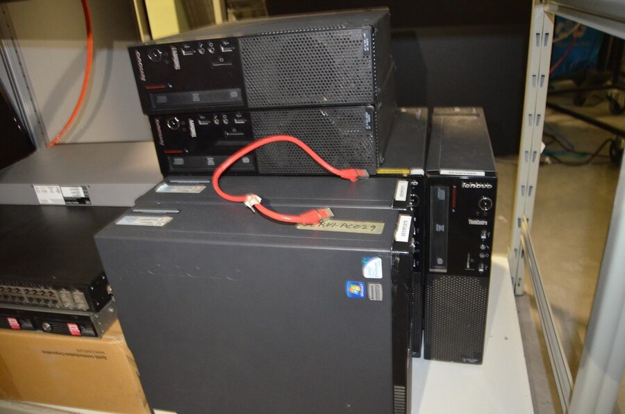 Inhoud server ruimte w.o. printer HP officejet pro X476dw, computers ...